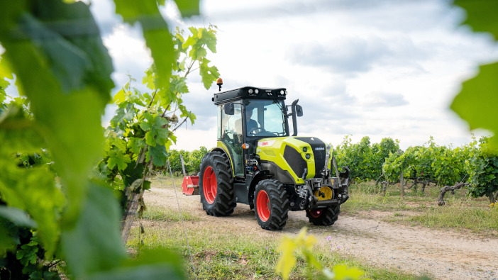 Tractor of the Year 2023 - Best of Specialized: Claas Nexos 260 | Farm ...