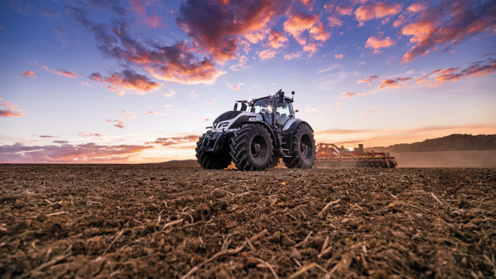 Tractor of the Year - Open Field: Valtra Q305 | Farm Contractor & Large ...